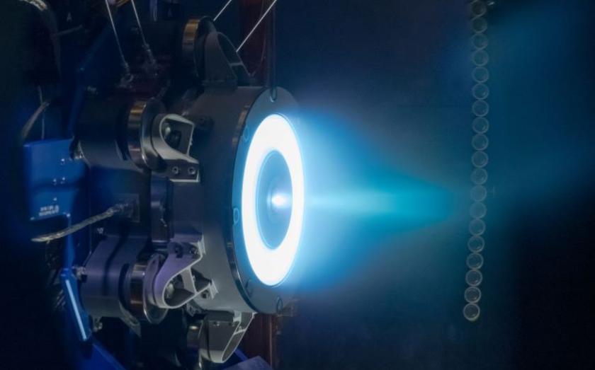 NASA przetestowała najpotężniejszy elektryczny silnik rakietowy w ...